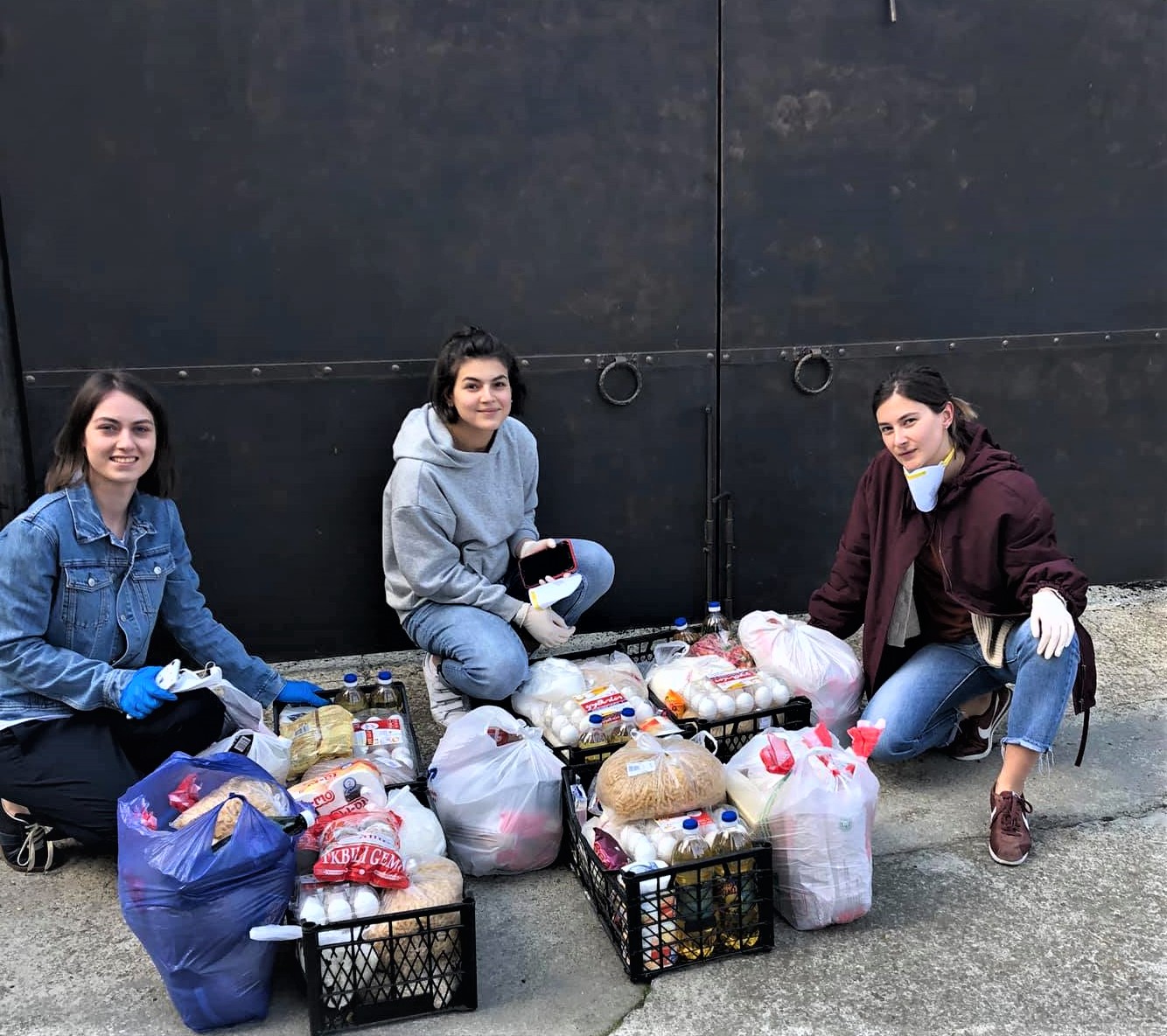 მოხალისე გოგოები თელავიდან